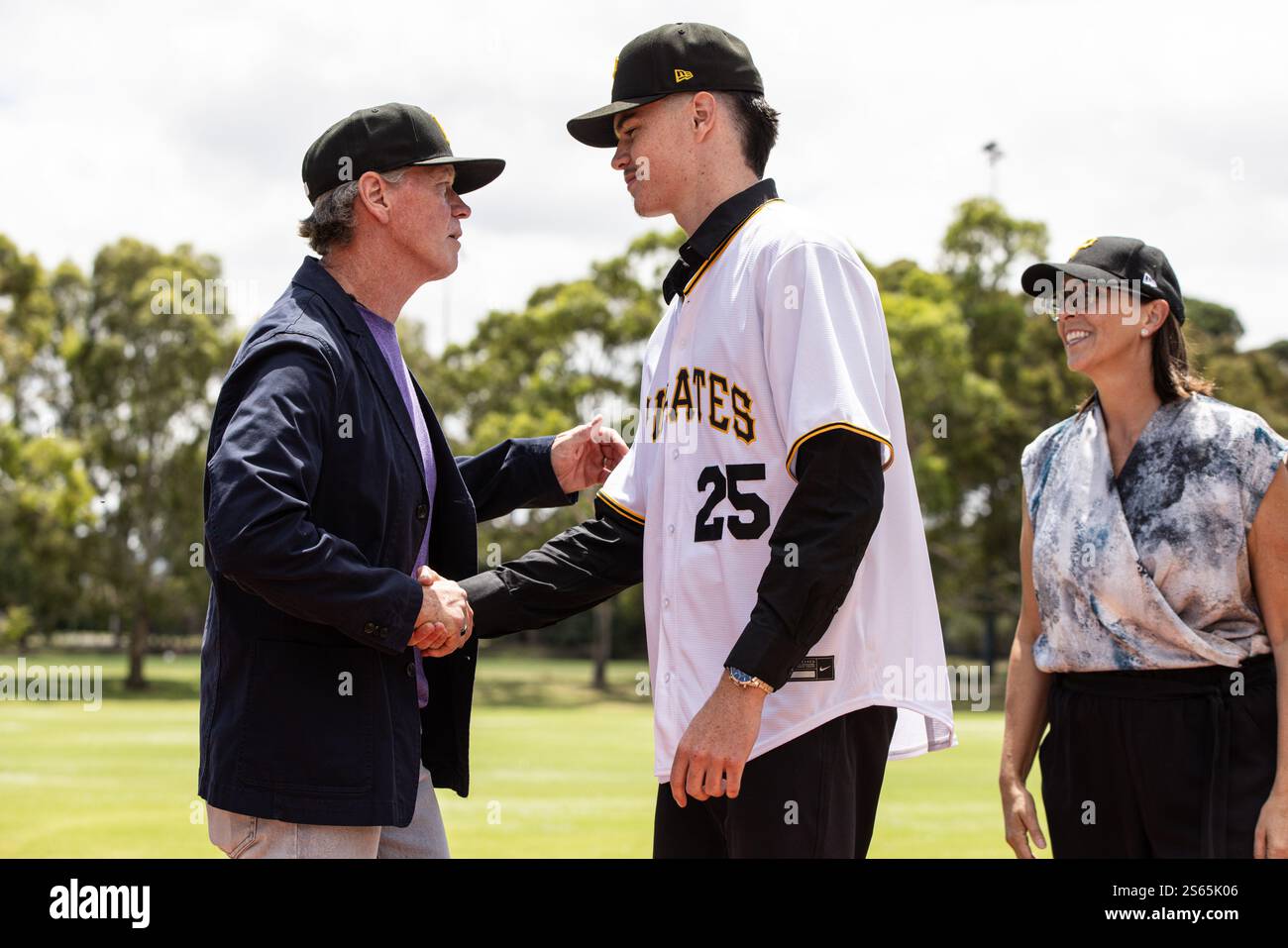 Melbourne, Australia. 16th Jan, 2025. Robinson Smith hugs his Marty ...