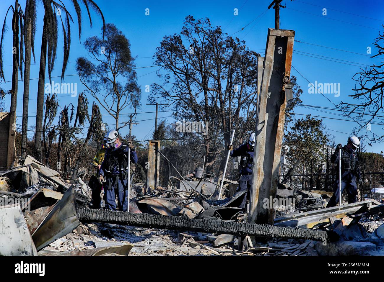 The Emergency Response Team Regional Task Force 5 from Fresno, Calif ...