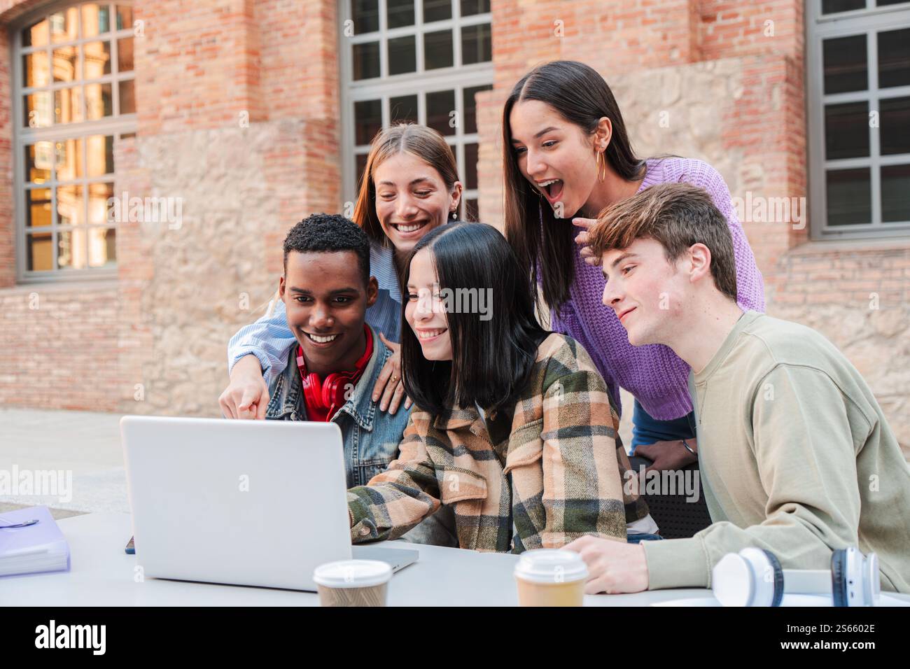 Teenagers in a support group hi-res stock photography and images - Alamy