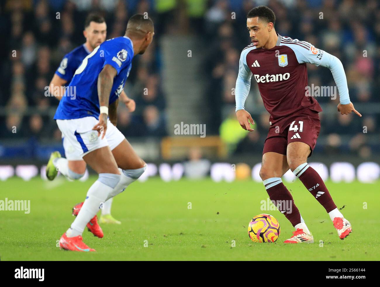 Goodison Park, Liverpool, UK. 15th Jan, 2025. Premier League Football, Everton versus Aston ...
