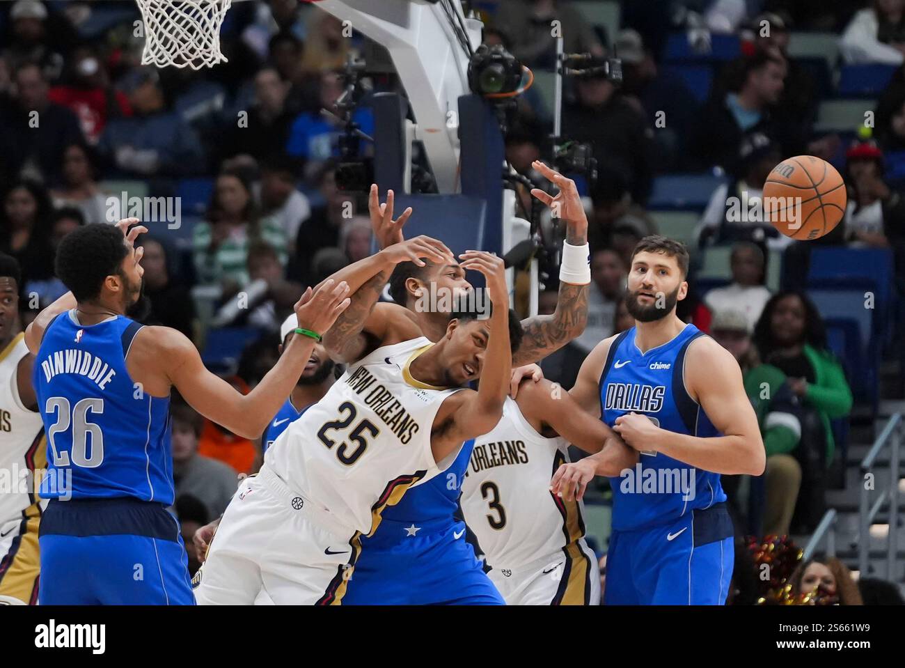 New Orleans Pelicans guard Trey Murphy III (25) battles for a rebound ...