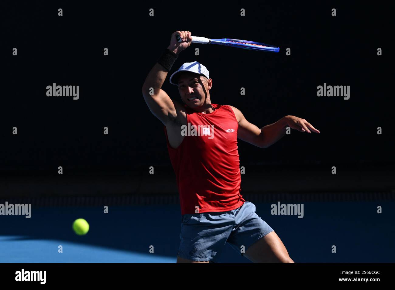Melbourne, Australia. 16th Jan, 2025. James McCabe of Australia returns ...