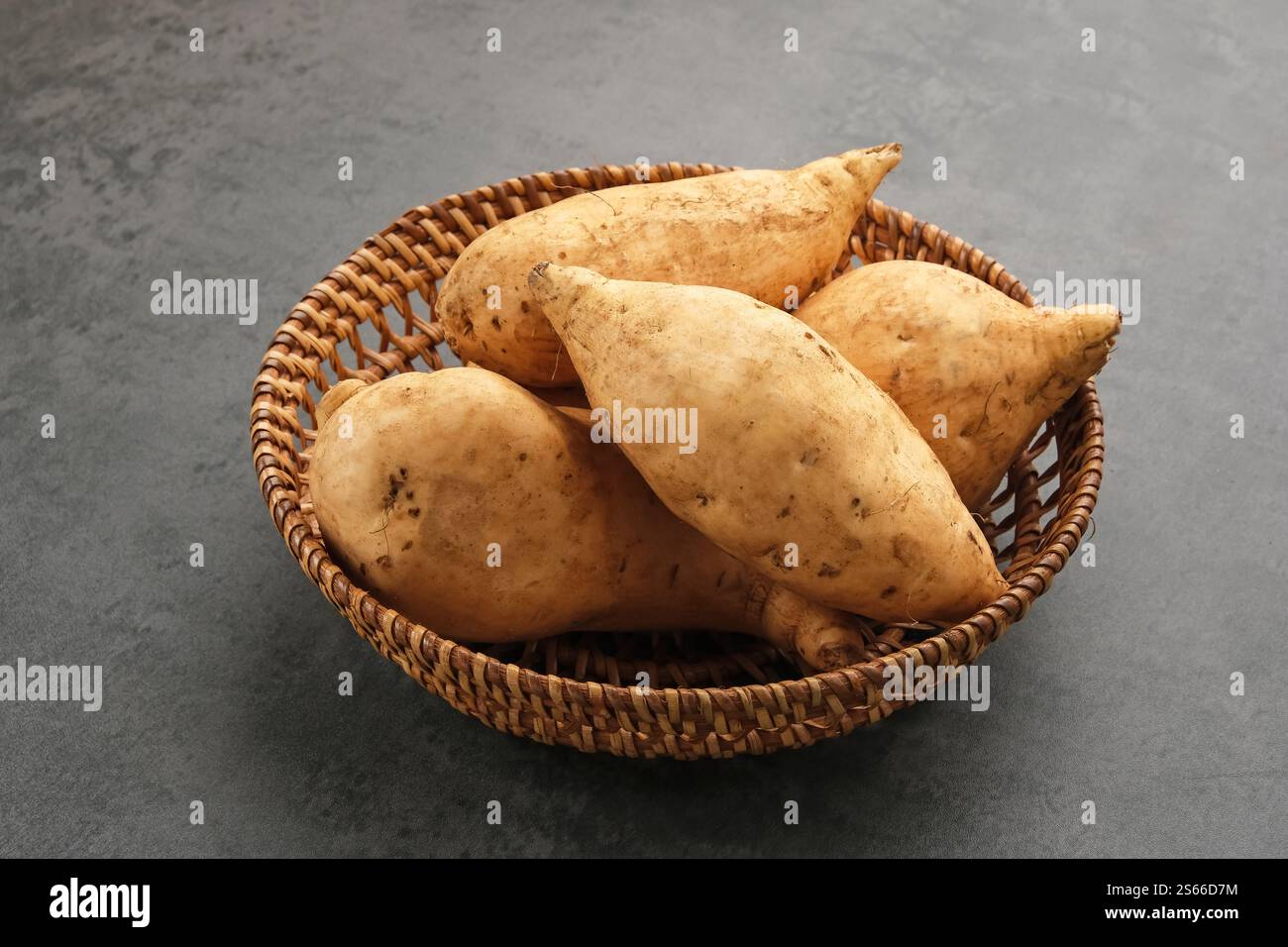 Raw Sweet Potatoes Root Tuber (ubi jalar Stock Photo - Alamy