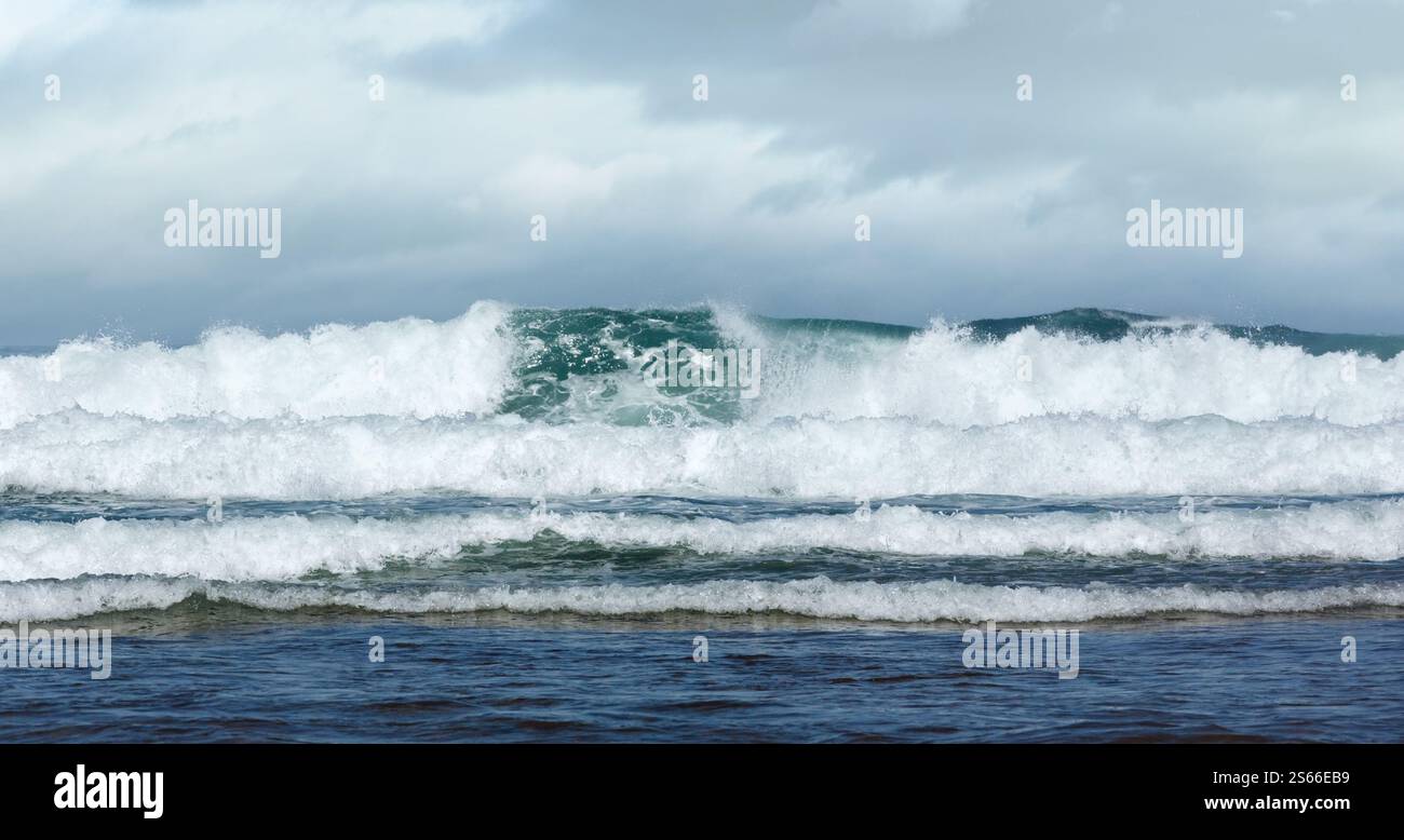 Ocean storm wave. Misty seascape view from beach Stock Photo - Alamy