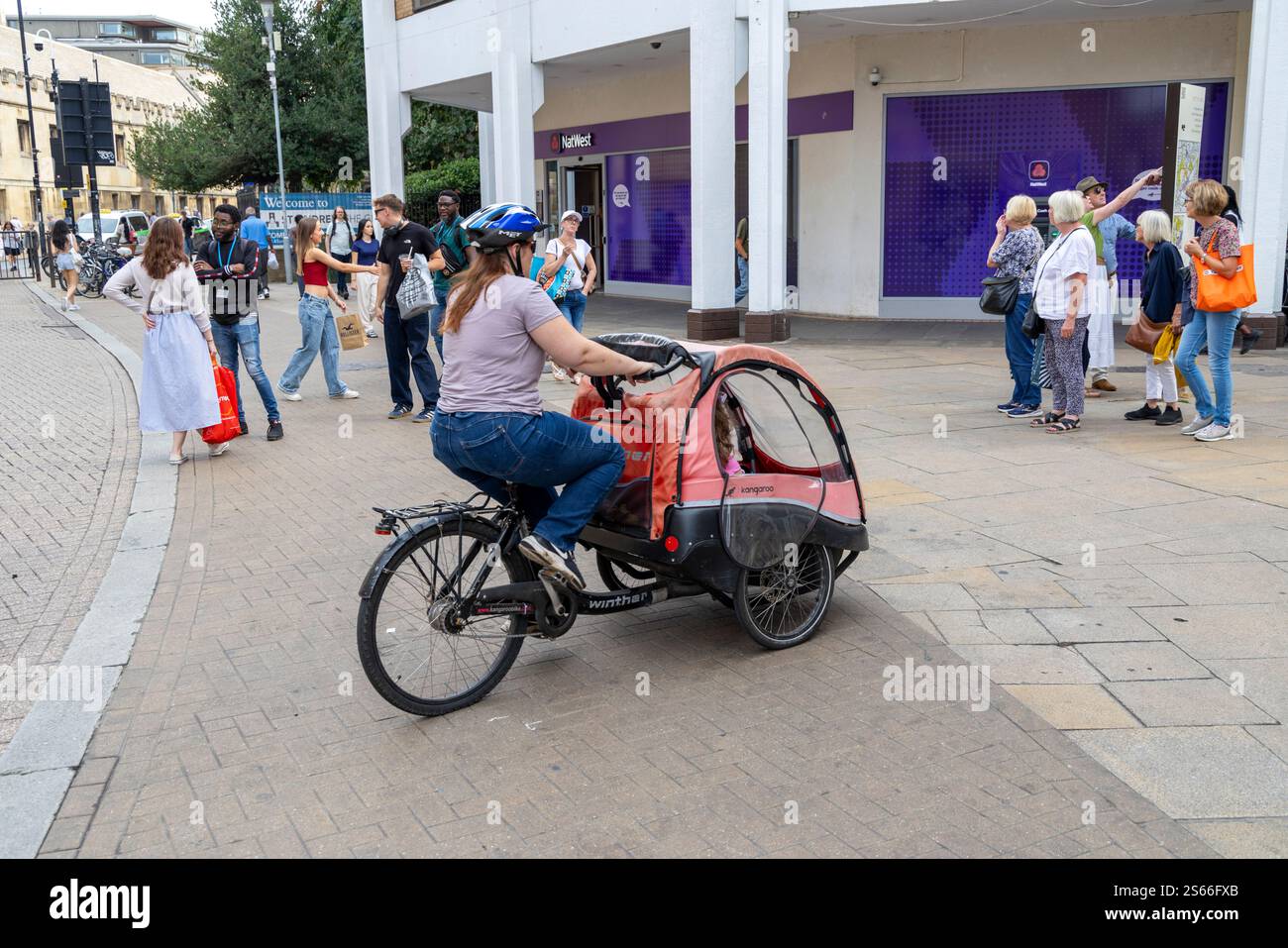 Kangaroo cargo bike pod hi-res stock photography and images - Alamy