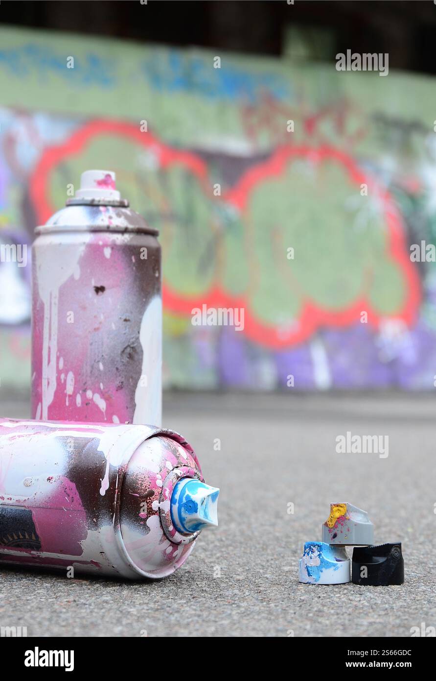 Several used spray cans hi-res stock photography and images - Alamy