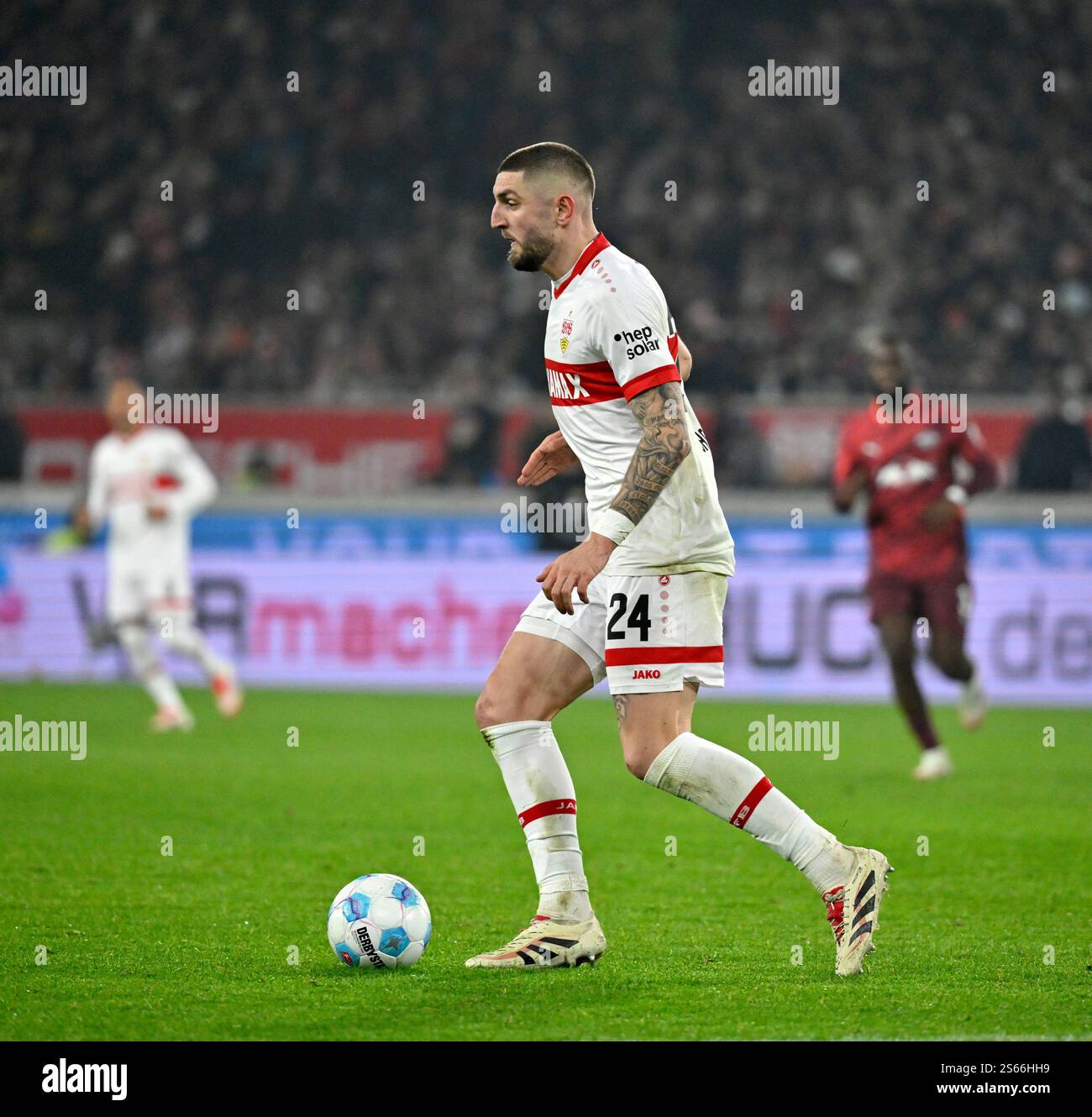 Jeff Chabot VfB Stuttgart (24) Aktion am Ball VfB Stuttgart vs RB ...