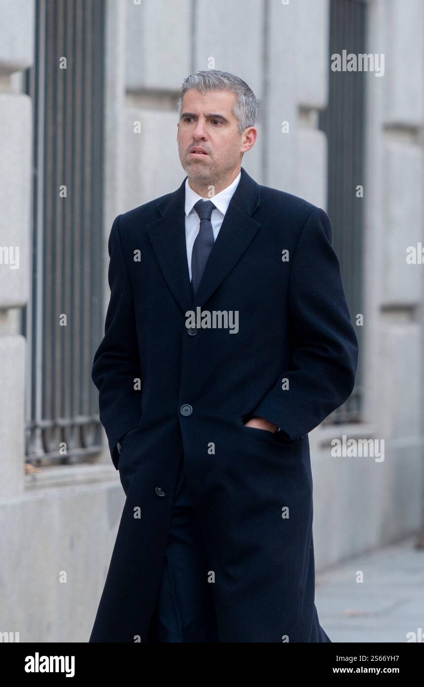 The prosecutor, Julián Salto, on his arrival to testify at the Supreme ...