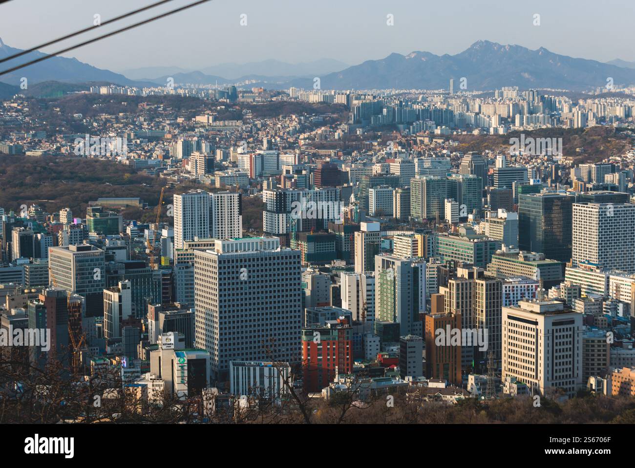 Beautiful vibrant aerial sunset view of Seoul, South Korea skyline ...