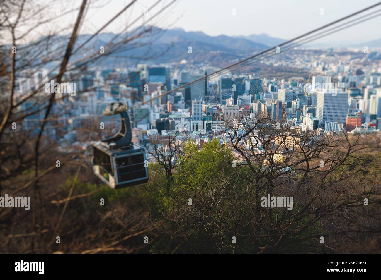 Beautiful vibrant aerial sunset view of Seoul, South Korea skyline ...