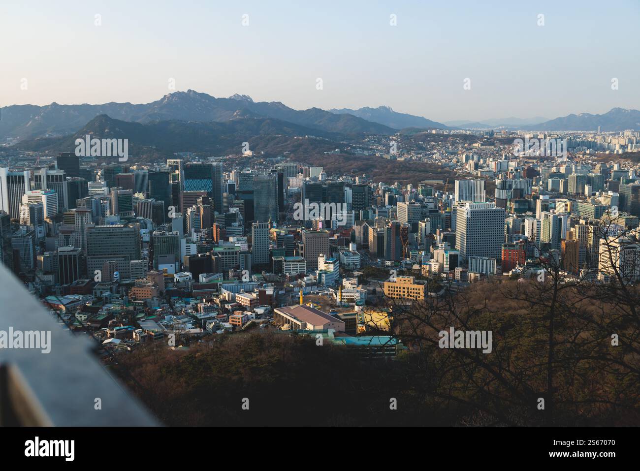 Beautiful vibrant aerial sunset view of Seoul, South Korea skyline ...