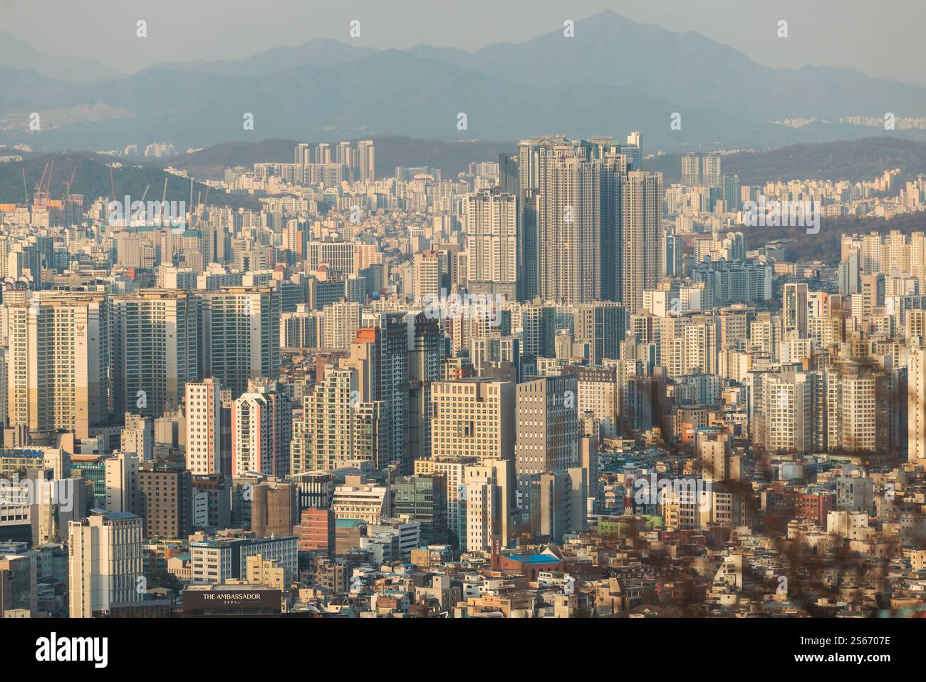 Beautiful vibrant aerial sunset view of Seoul, South Korea skyline ...