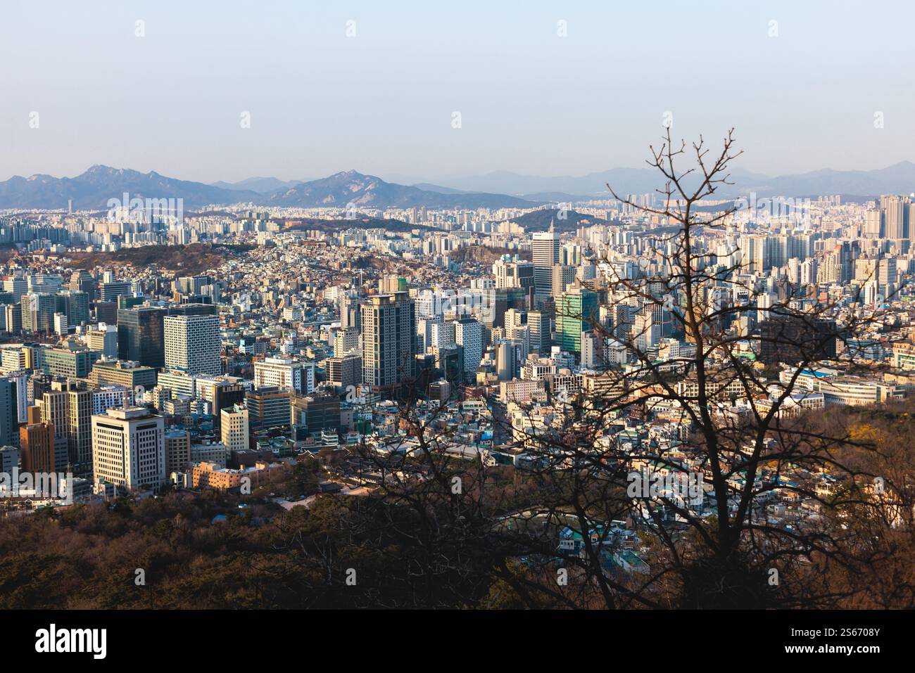Beautiful vibrant aerial sunset view of Seoul, South Korea skyline ...