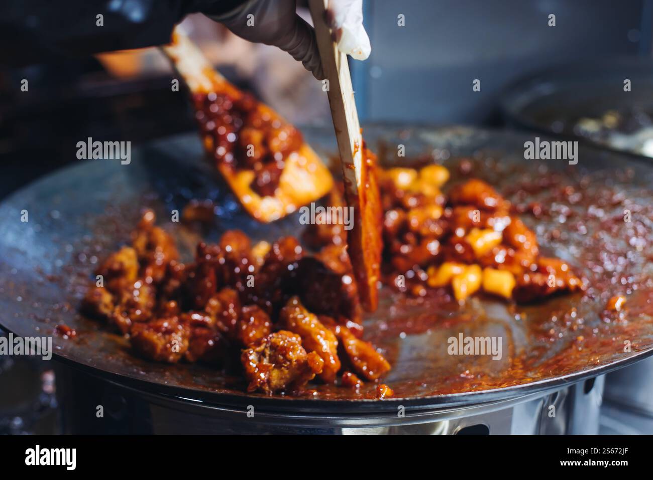 Korean Street Food - Dakgangjeong, Sweet Crispy Korean Fried Chicken ...