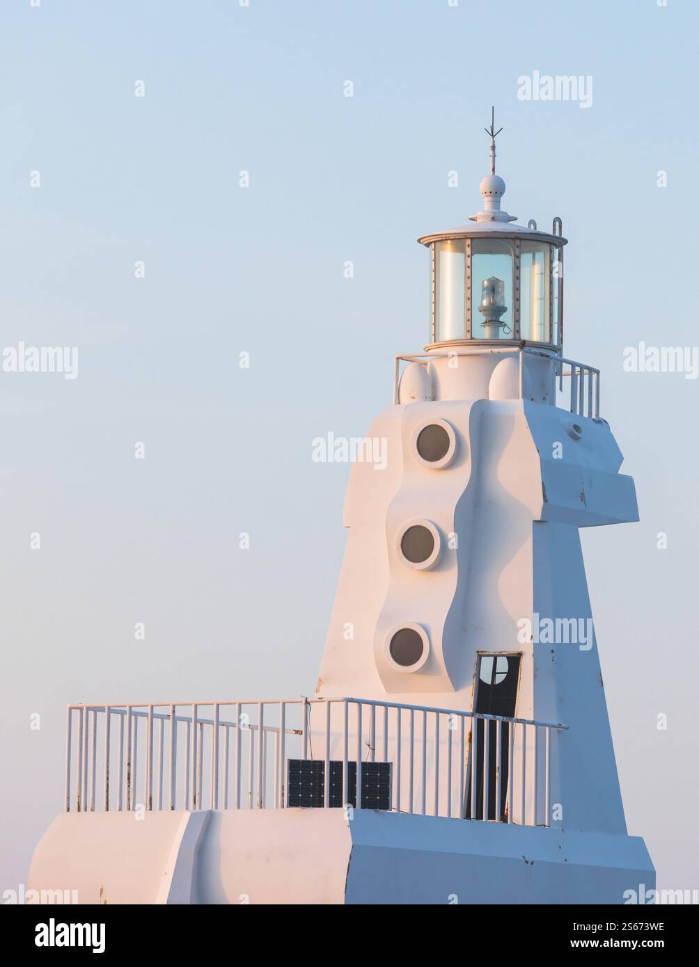 Iho Tewoo Horse Lighthouses on Iho Tewoo beach, with two horse-shaped ...