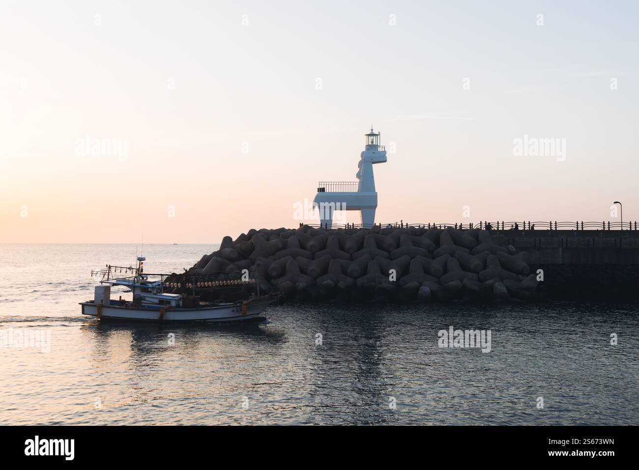Iho Tewoo Horse Lighthouses on Iho Tewoo beach, with two horse-shaped ...