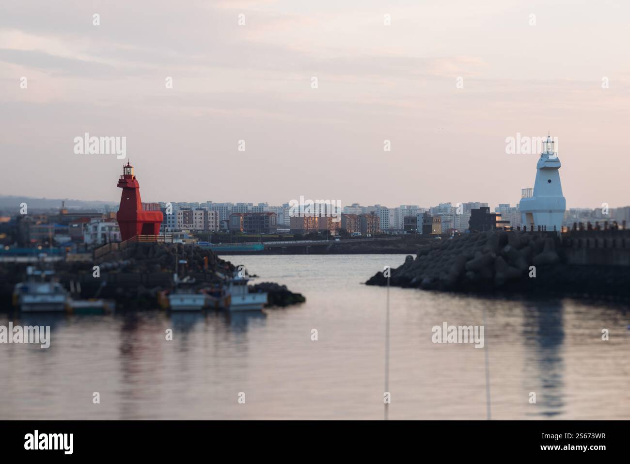 Iho Tewoo Horse Lighthouses on Iho Tewoo beach, with two horse-shaped ...