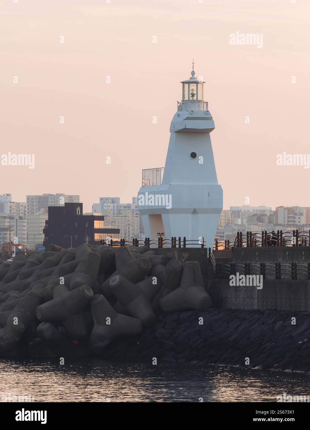 Iho Tewoo Horse Lighthouses on Iho Tewoo beach, with two horse-shaped ...