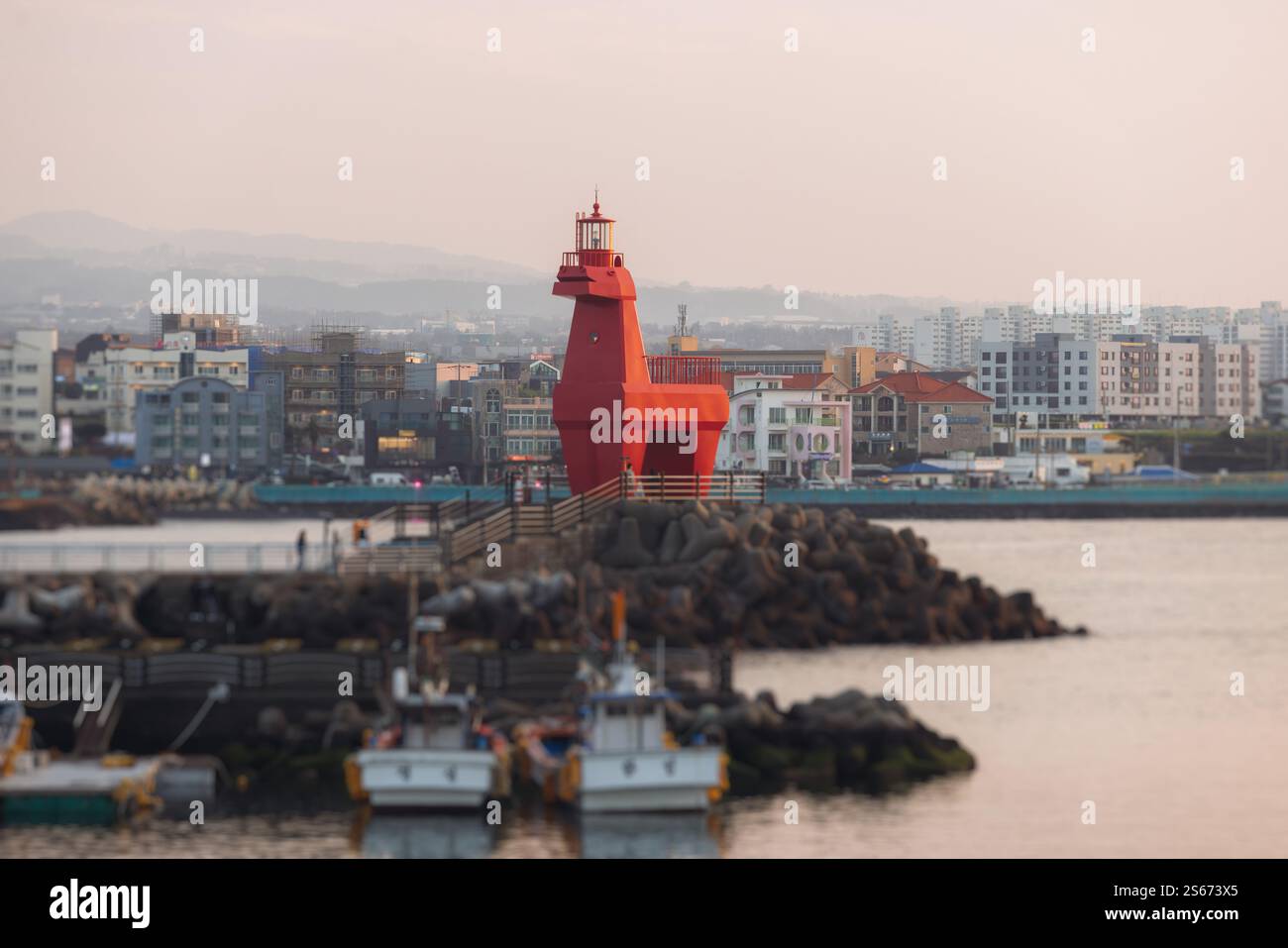 Iho Tewoo Horse Lighthouses on Iho Tewoo beach, with two horse-shaped ...