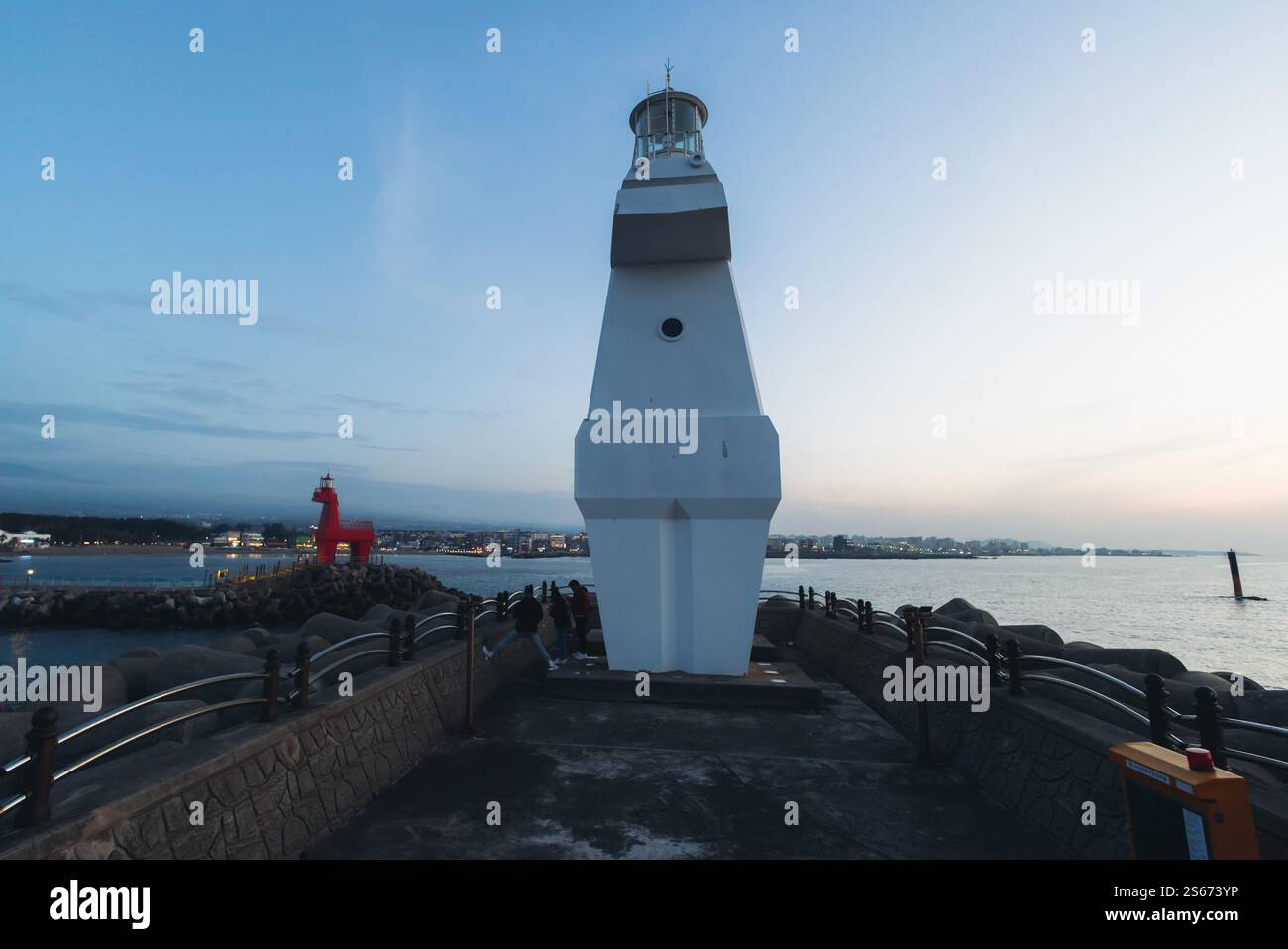 Iho Tewoo Horse Lighthouses on Iho Tewoo beach, with two horse-shaped ...