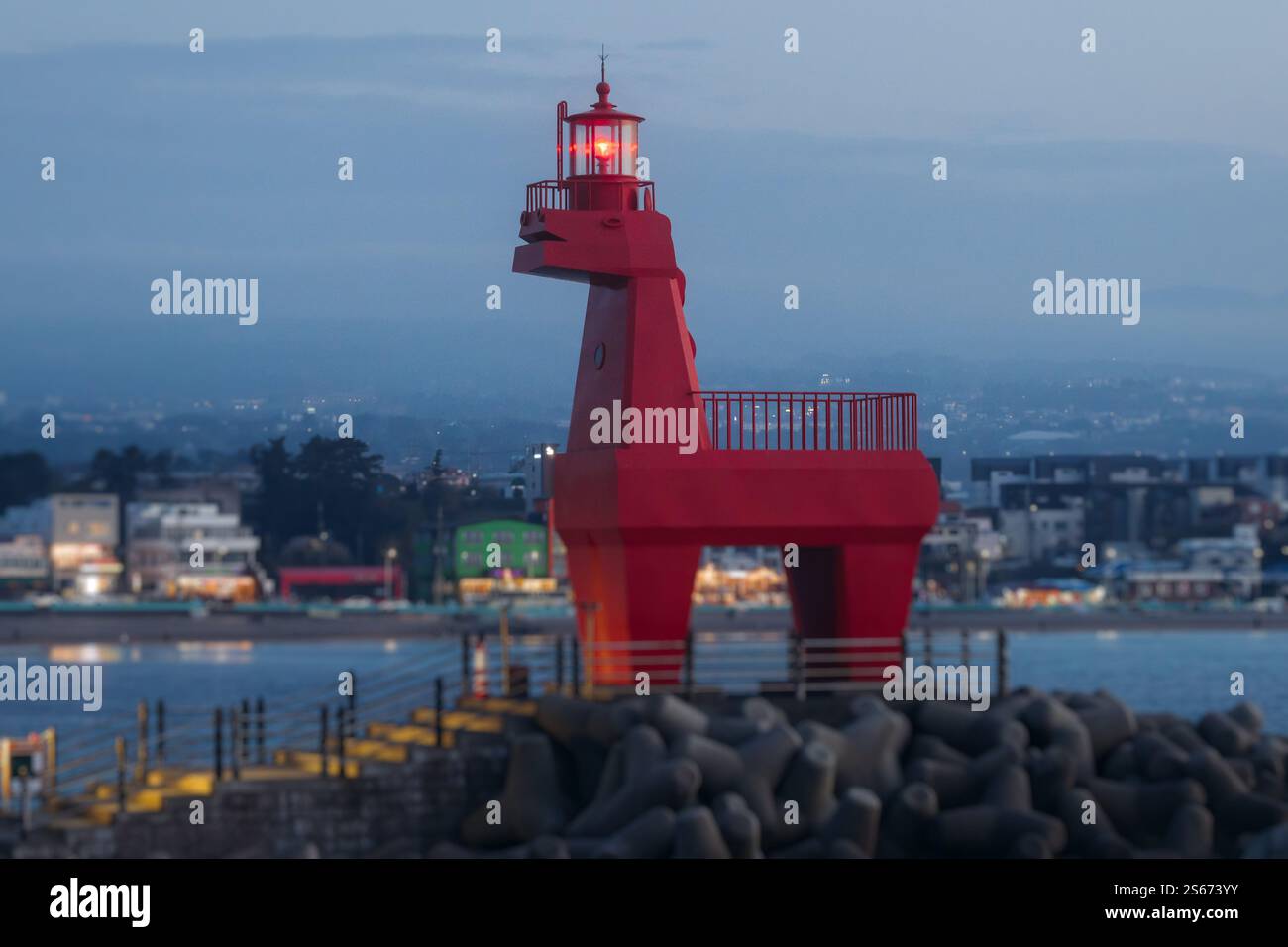 Iho Tewoo Horse Lighthouses on Iho Tewoo beach, with two horse-shaped ...
