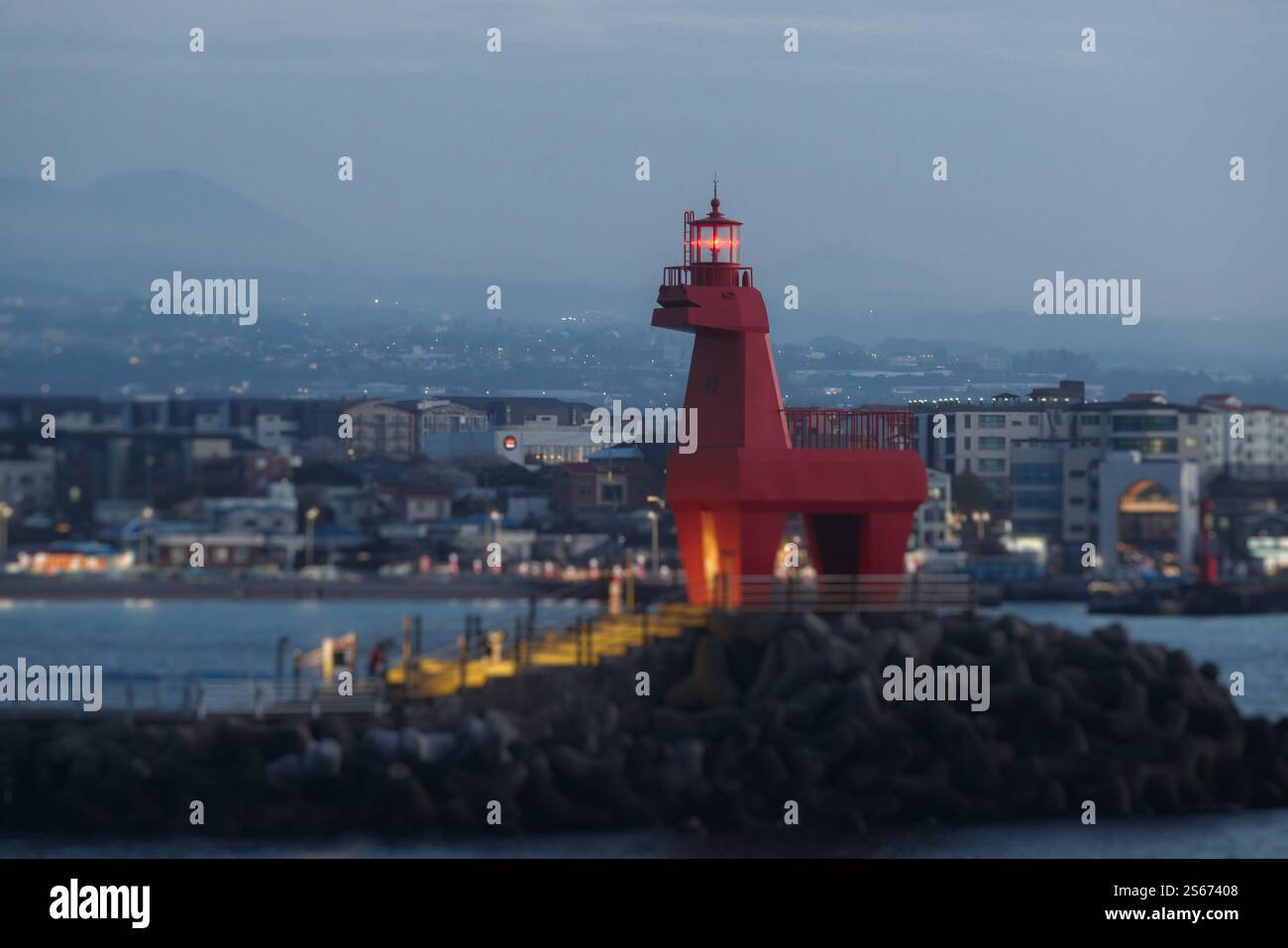 Iho Tewoo Horse Lighthouses on Iho Tewoo beach, with two horse-shaped ...
