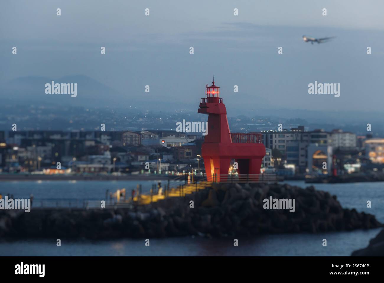 Iho Tewoo Horse Lighthouses on Iho Tewoo beach, with two horse-shaped ...