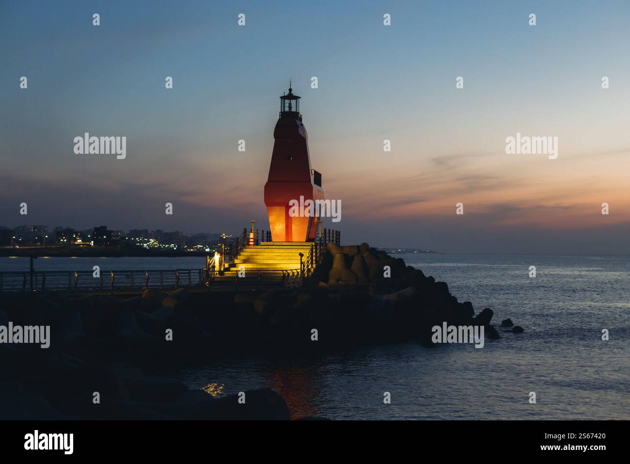 Iho Tewoo Horse Lighthouses on Iho Tewoo beach, with two horse-shaped ...