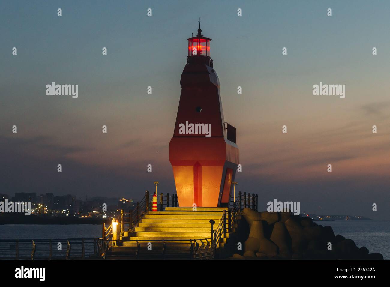 Iho Tewoo Horse Lighthouses on Iho Tewoo beach, with two horse-shaped ...