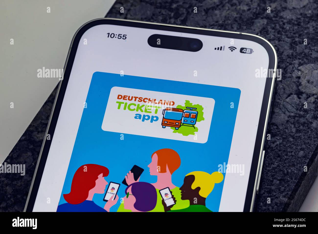 Apps auf einem Smartphone. Deutschland Ticket App. // 10.01.2025 ...