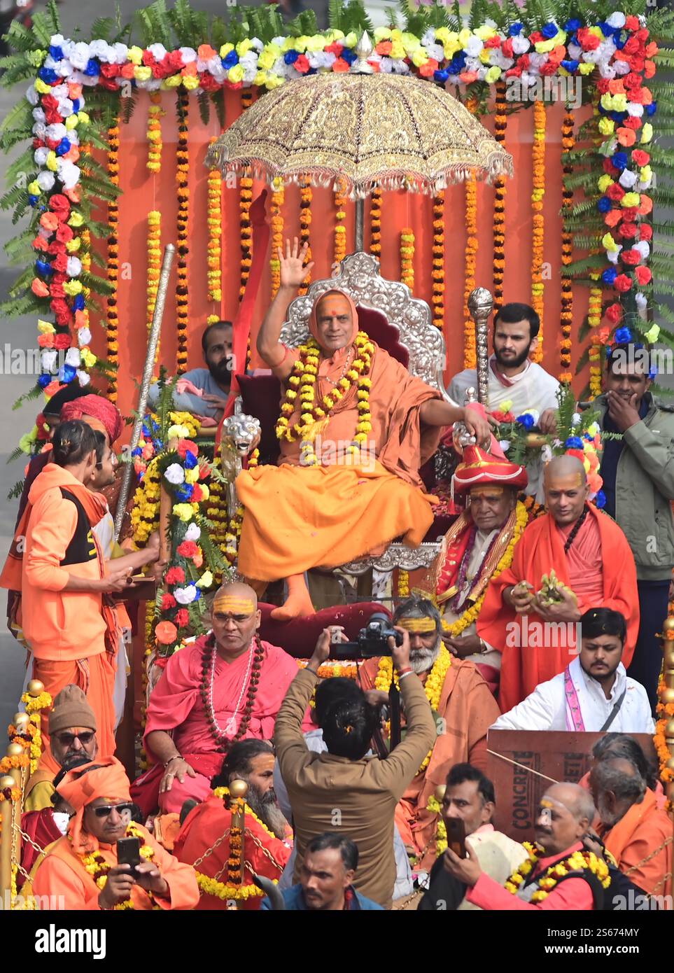 January 16, 2025: Prayagraj: Jagadguru Shankaracharya Swami Sadanand ...