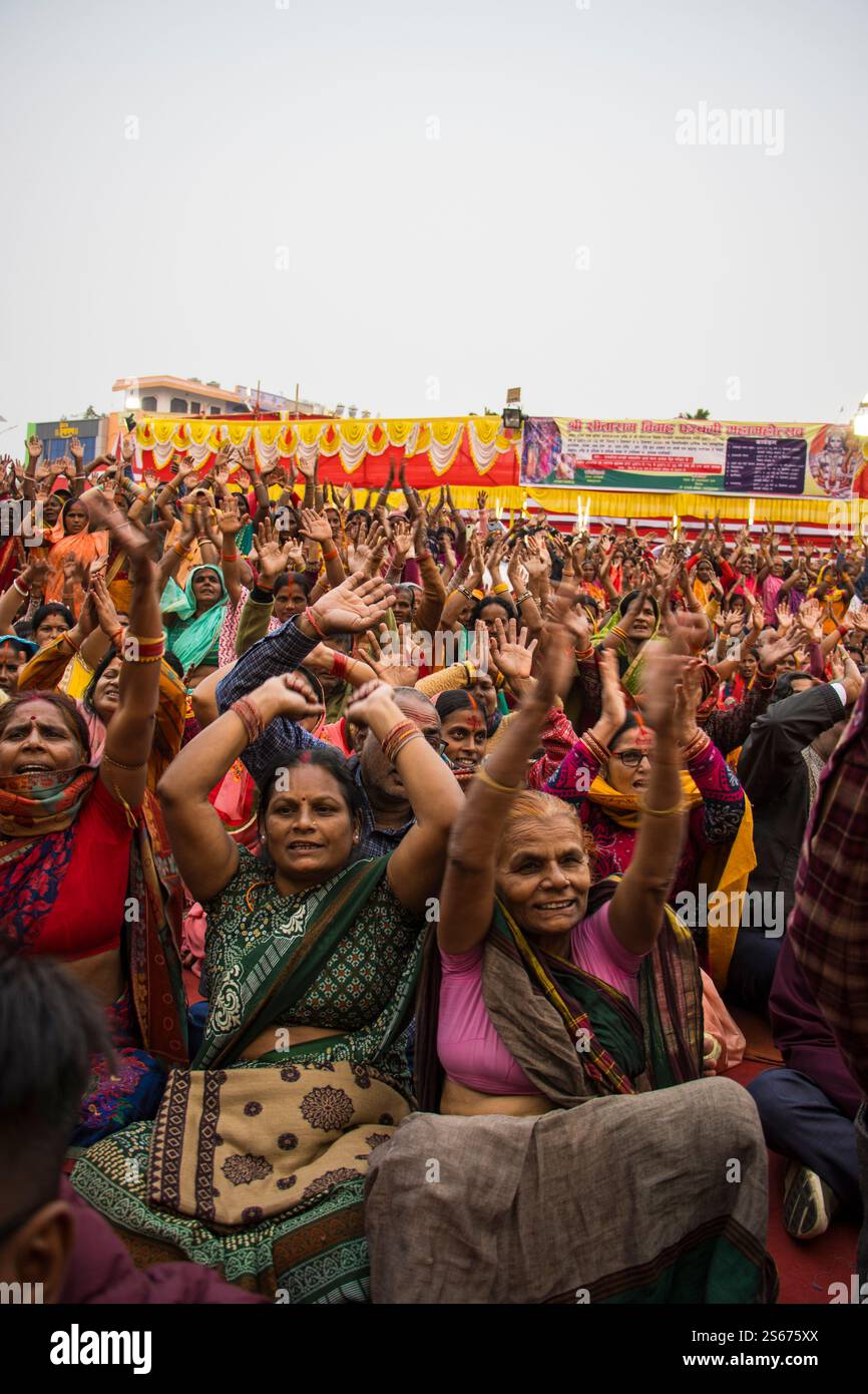 Pilgrims raise both hands chanting "Jai Siya Ram" in between musical ...