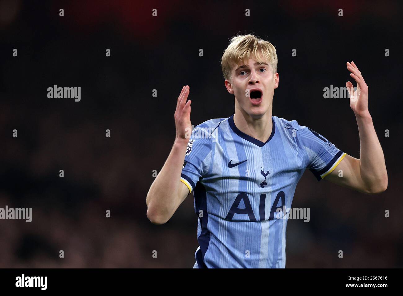 London, UK. 15th Jan, 2025. Lucas Bergvall of Tottenham during the ...