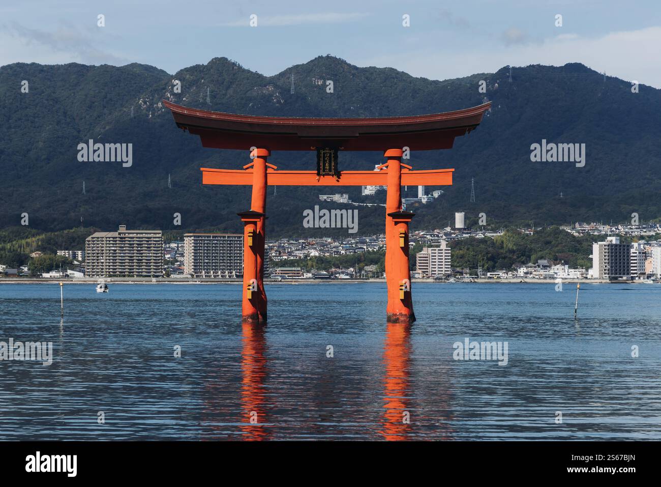 Itsukushima Shrine landscape view, Grand Torii floating gate, Japan ...