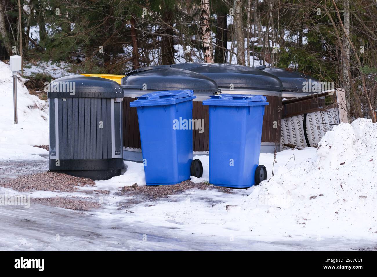 Different garbage hi-res stock photography and images - Alamy