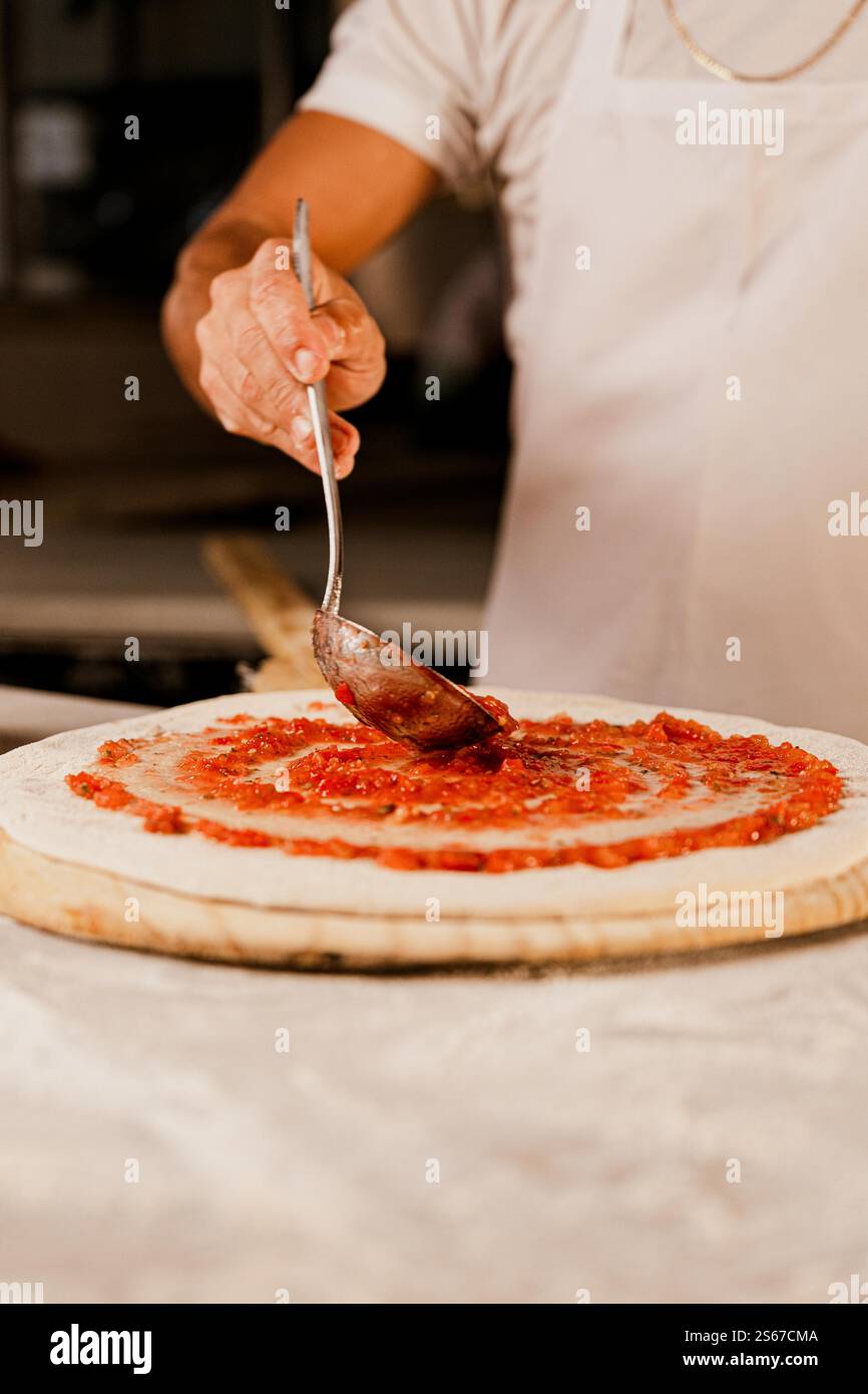 Italian chef making pizza hi-res stock photography and images - Alamy