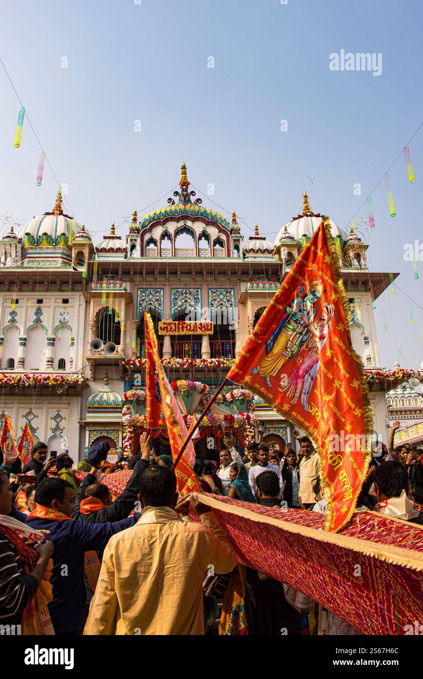 Jin Mata Trust from Surat (Gujarat, India) offers 108 meters Chunri ...