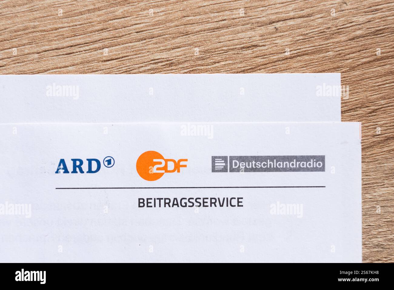 Ein Schreiben zum Rundfunkbeitrag auf dem die Logos von ARD, ZDF und ...