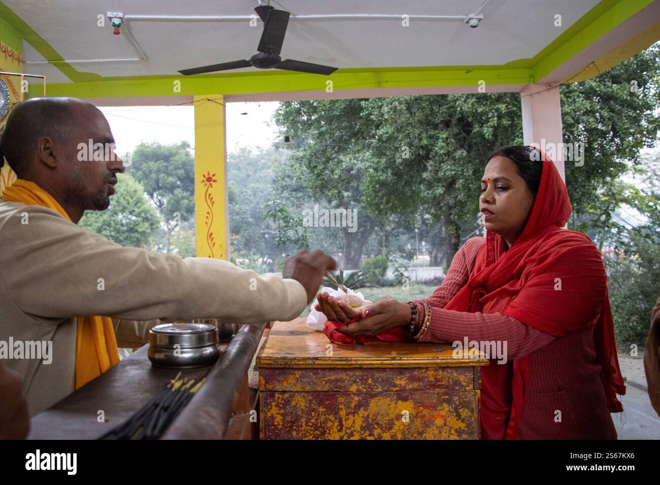 Naval Das, Priest of Prachin Shri Sitaram Vivah Mani Mandap giving ...