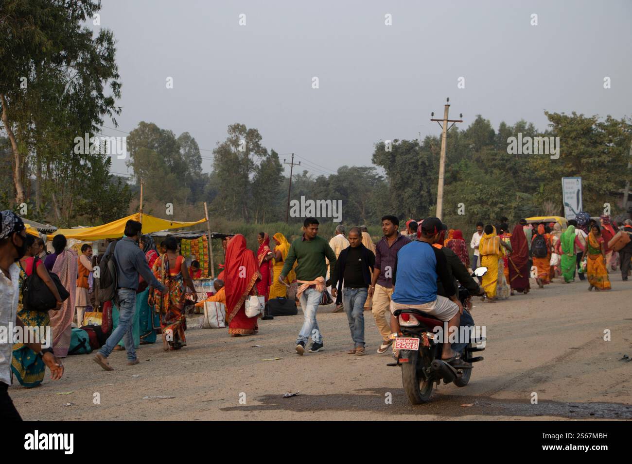 Thousands of pilgrims come to Janakpur via Bhittamode, the Nepal ...