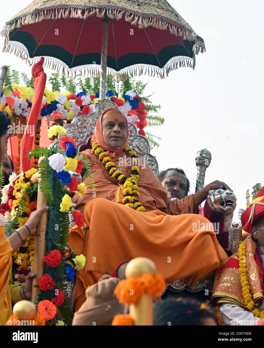 January 16, 2025: Prayagraj: Jagadguru Shankaracharya Swami Sadanand ...