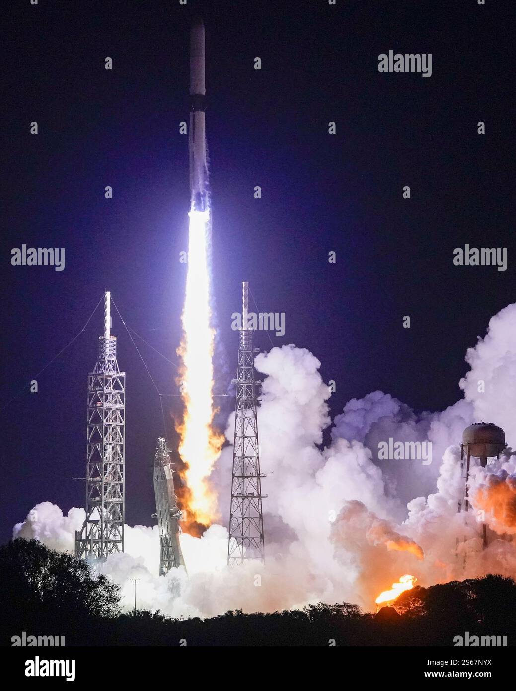 Blue Origin's New Glenn rocket lifts off from Launch Complex 36 at the ...
