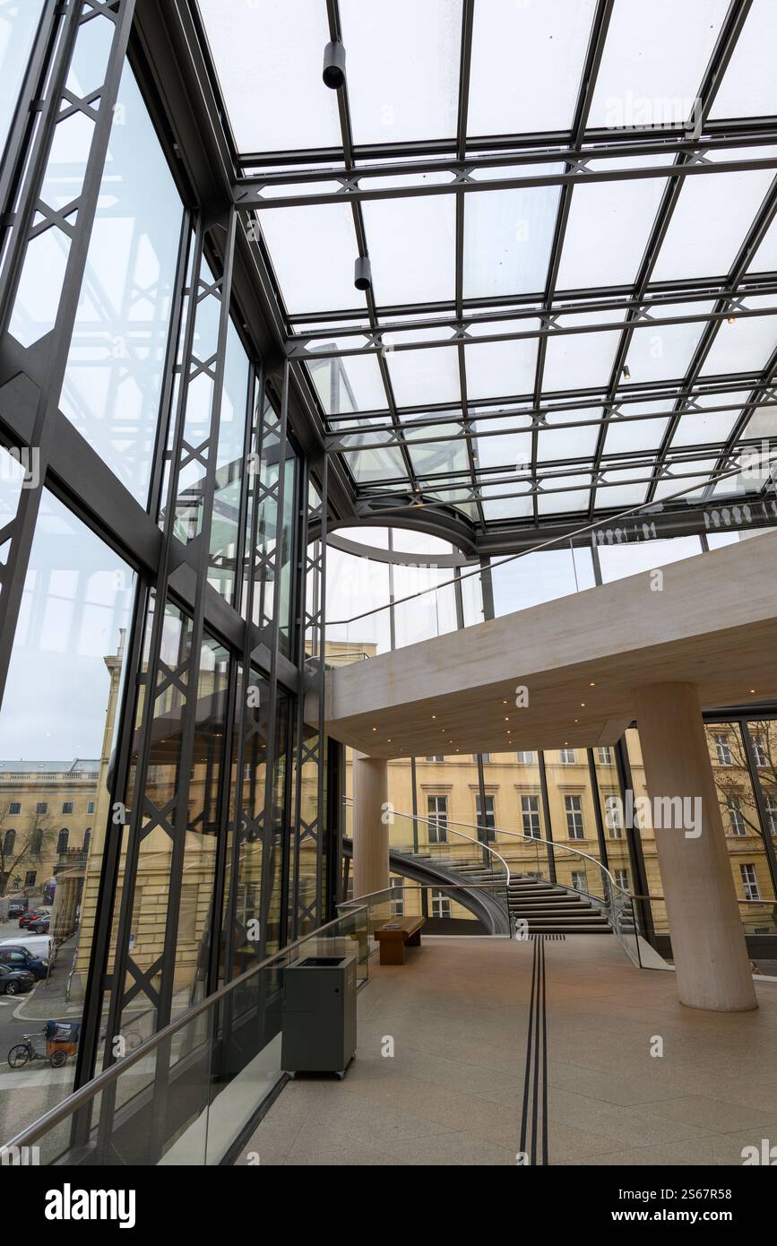 Pei building of the German Historical Museum with temporary exhibitions ...