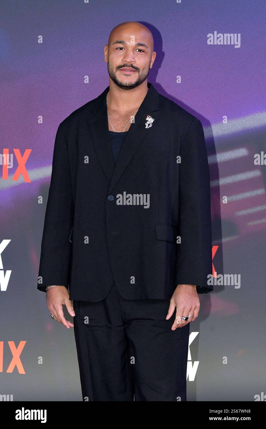 Malick Bauer beim Screening des Netflix Films Back in Action im Zoo ...