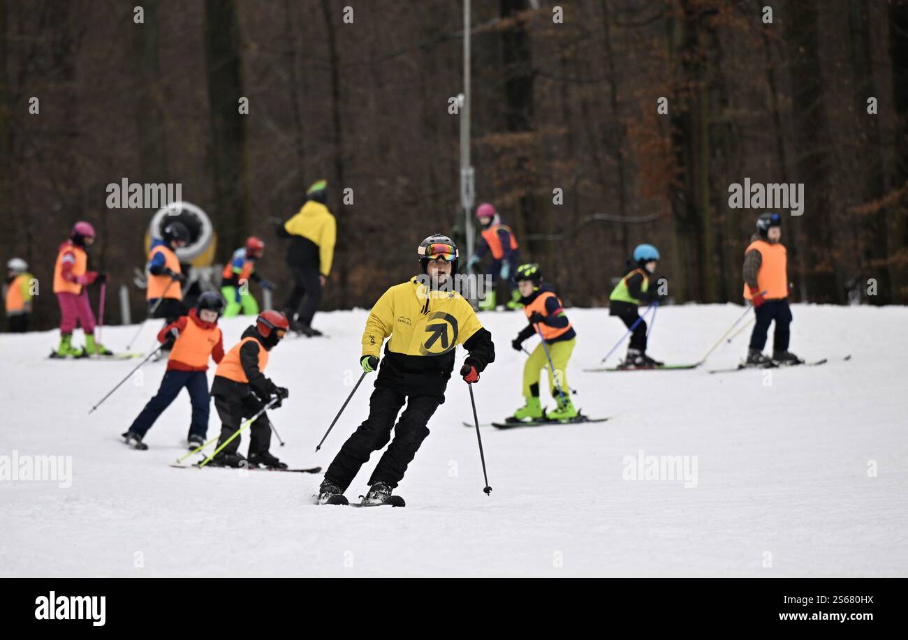 Zlin, Czech Republic. 16th Jan, 2025. People enjoy good ski conditions ...
