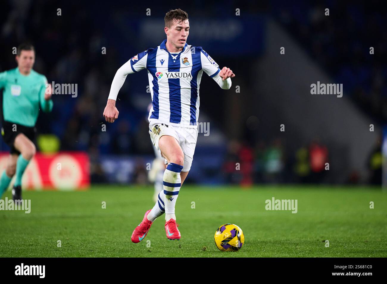 Luka Sucic of Real Sociedad with the ball during the LaLiga EA Sports ...