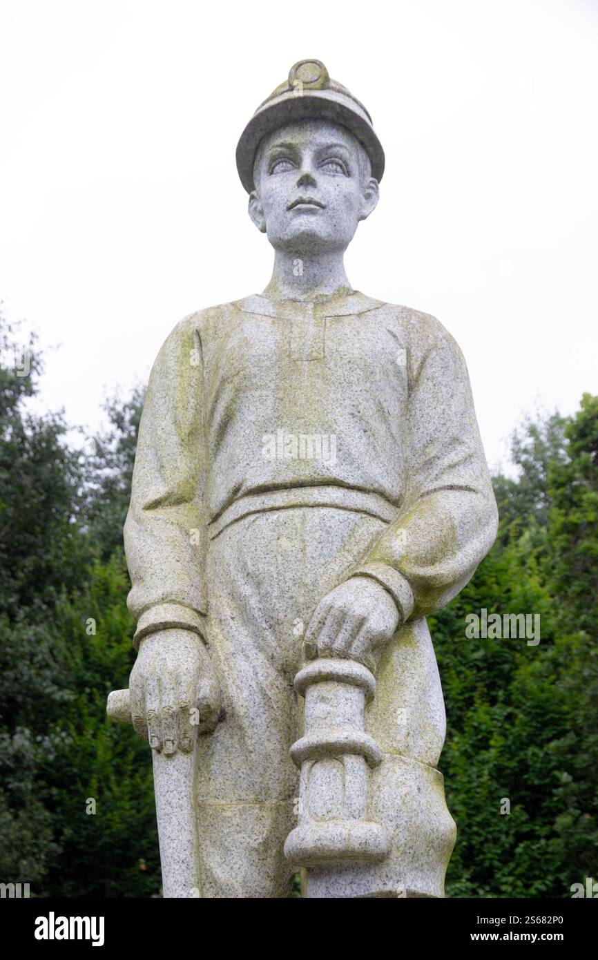 Cwm miners memorial, commemorating miners lost in the 1927 Marine ...