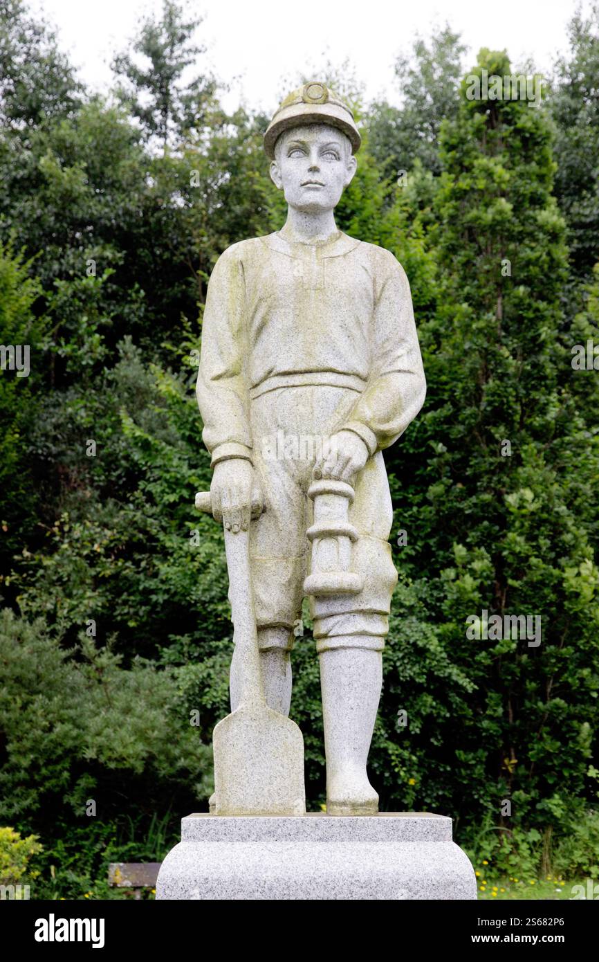 Cwm miners memorial, commemorating miners lost in the 1927 Marine ...