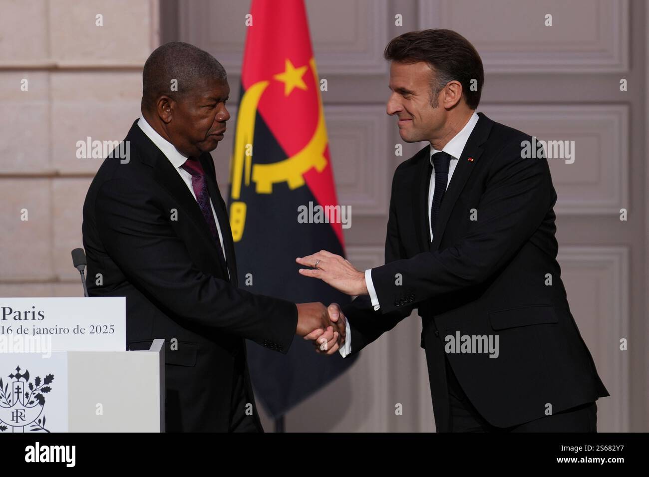 Angola's President João Lourenco shakes hands with French President ...