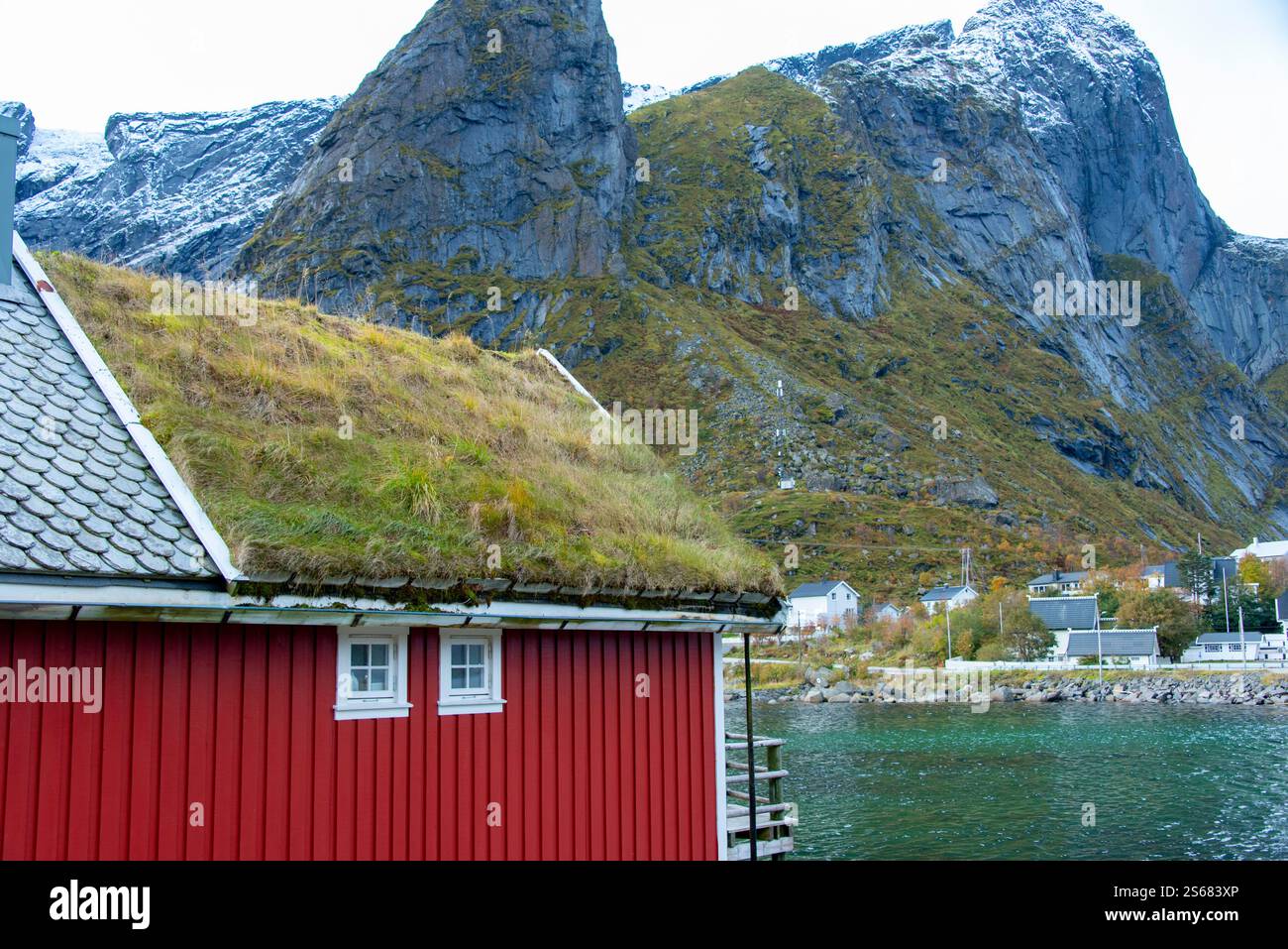 Traditional Rorbu House in Reine - Lofoten - Norway Stock Photo - Alamy
